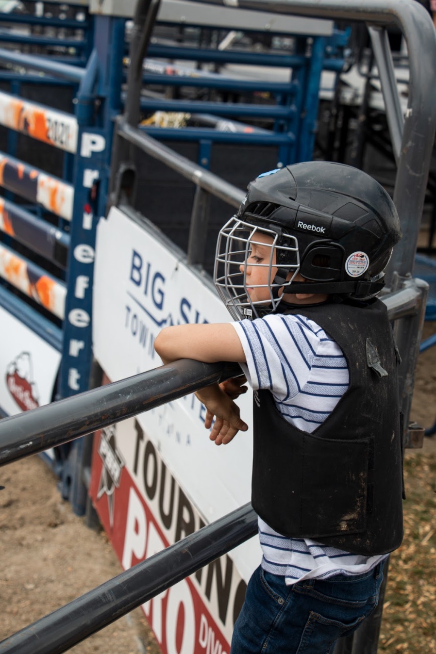 Mutton bustin’ sends little riders into PBR arena | Explore Big Sky